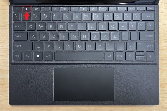 HP Spectre Foldable PC 17-csxxxx - Reconnecting the Bluetooth keyboard ...