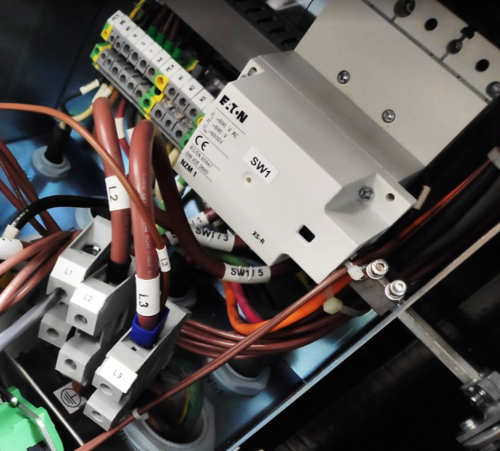 Connecting the other ends of the L1,L2, and L3 cables | HP® Support