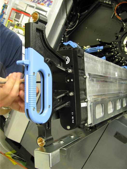Installing the BID Base and BIDHandle | Soporte HP®