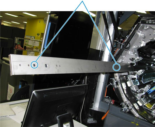 Installing the Lower Rail Cover andDrawer Adaptor | HP® Customer Support